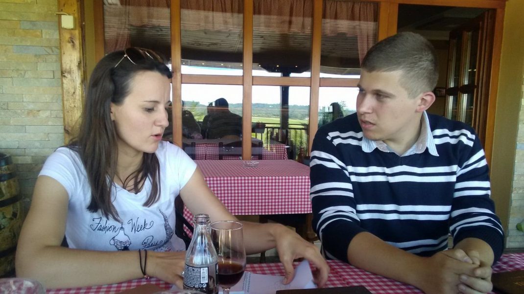 Vitezovi iz Francuske u srpskom MANASTIRU grade VITEŠKO SELO - Priče sa ...